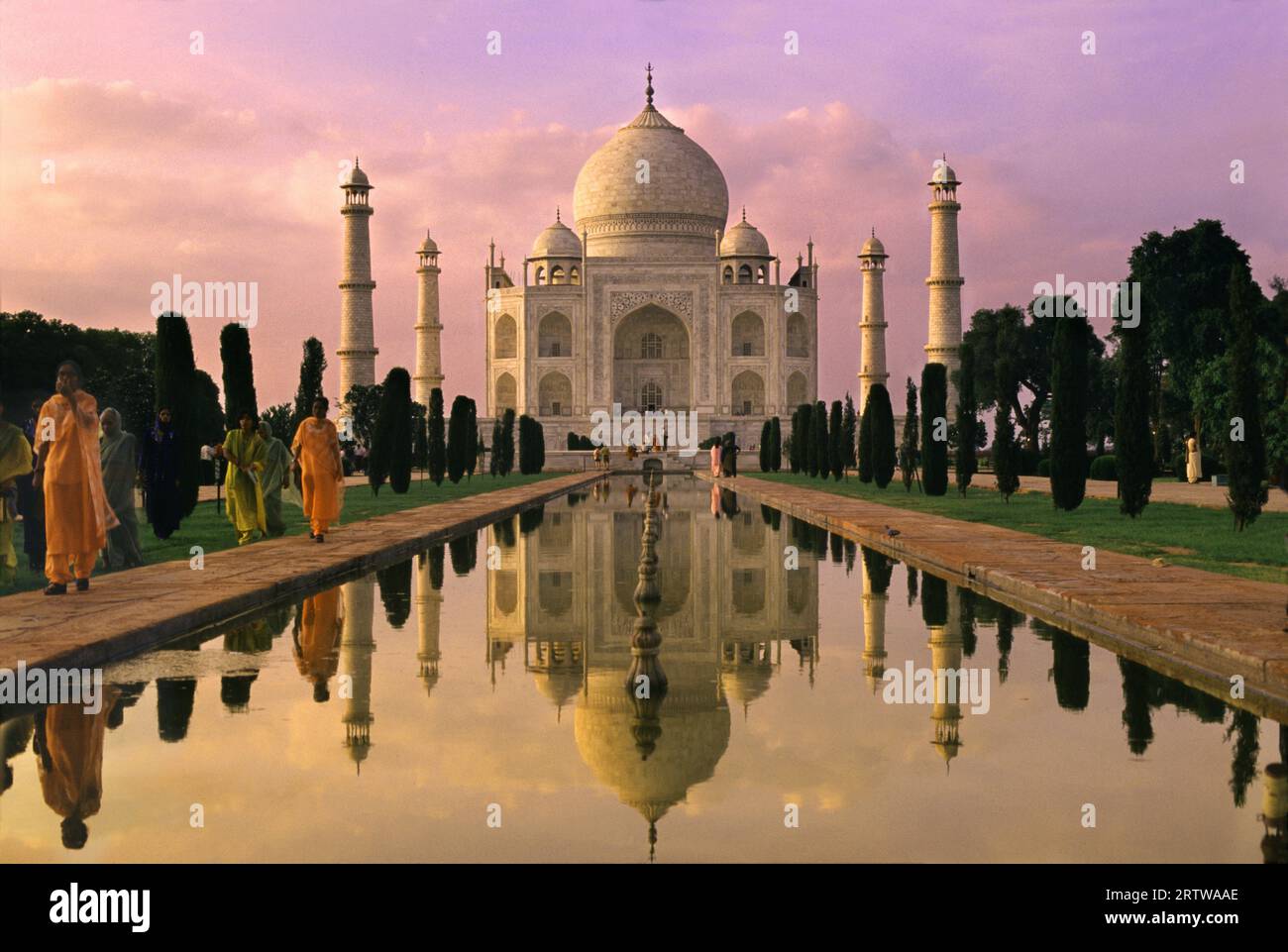 Taj mahal architektur hi-res stock photography and images - Alamy