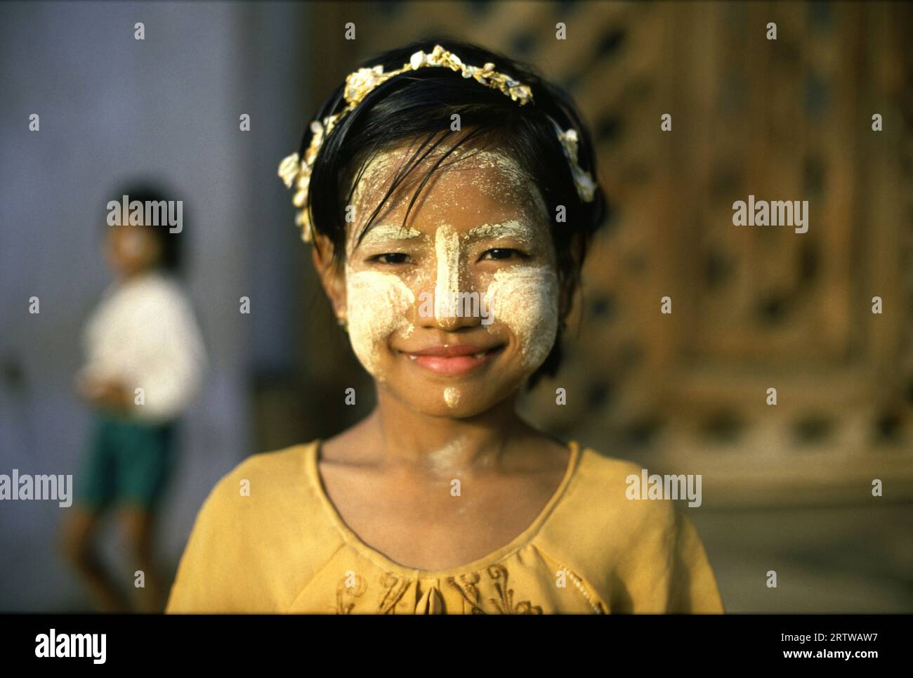 Birma girl hi-res stock photography and images - Alamy