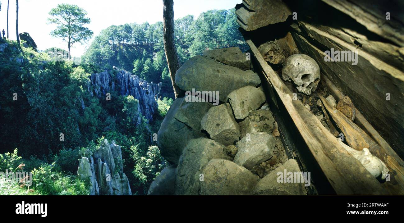 Ancient coffin hidden in cliff face Stock Photo - Alamy