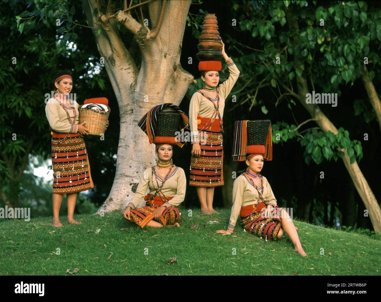 Igorot costume hi-res stock photography and images - Alamy