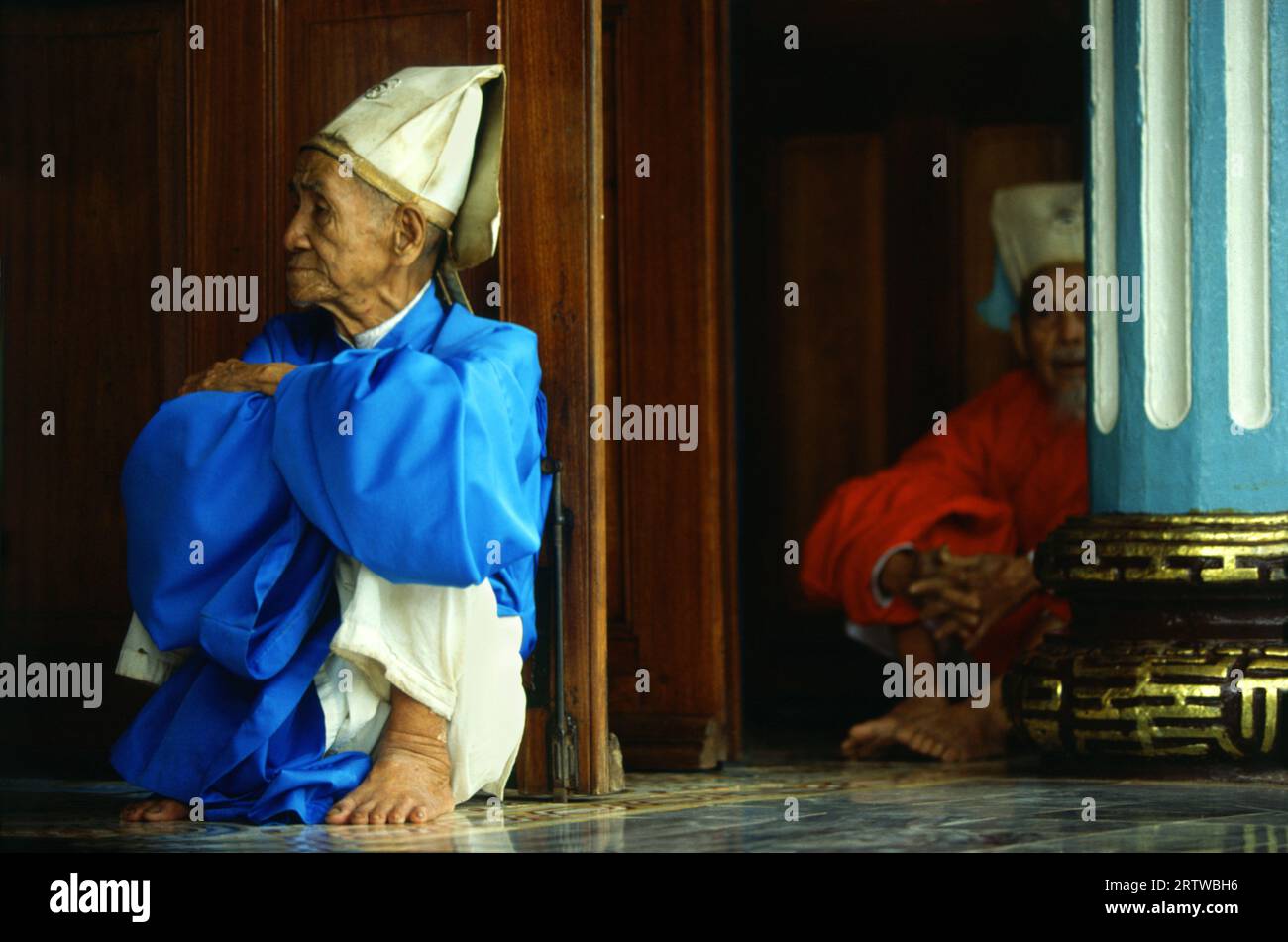 Cao Dai priests Stock Photo - Alamy