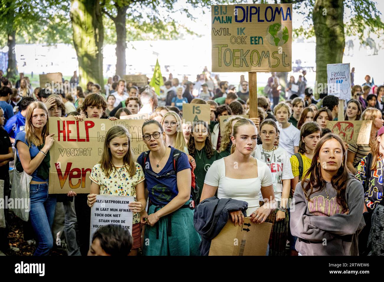THE HAGUE - Pupils, students and teachers during a strike for the ...