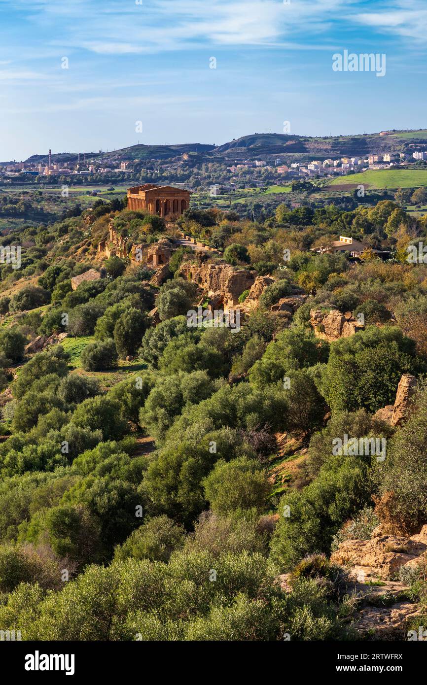Parthenon style temples hi-res stock photography and images - Alamy