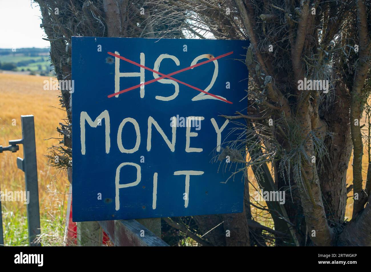 Anti hs2 artwork hi-res stock photography and images - Alamy