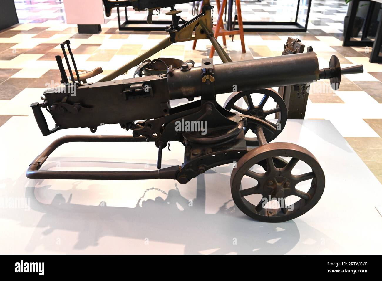 Heav machine gun hi-res stock photography and images - Alamy