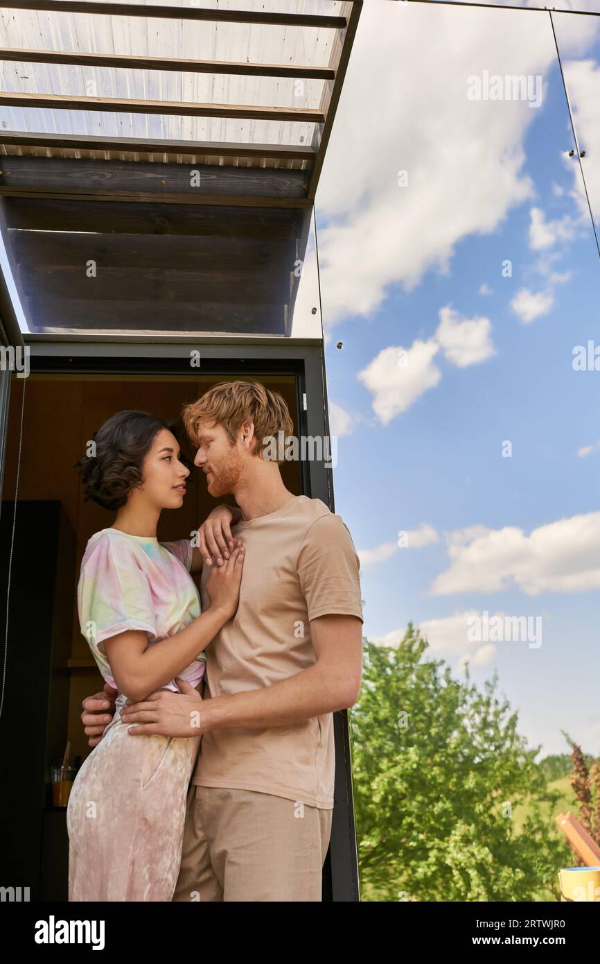 Young woman boyfriend front door hi-res stock photography and images ...