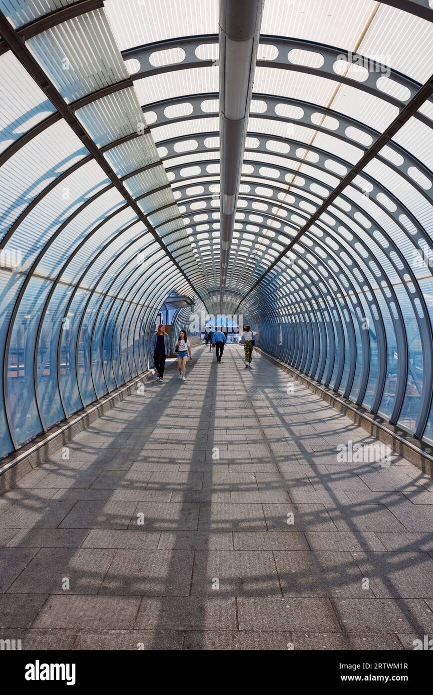 High level walkway hi-res stock photography and images - Alamy