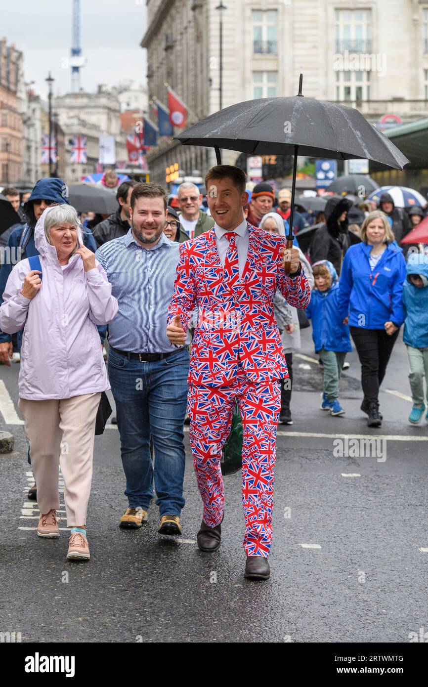 Union jack suit coronation hi-res stock photography and images - Alamy