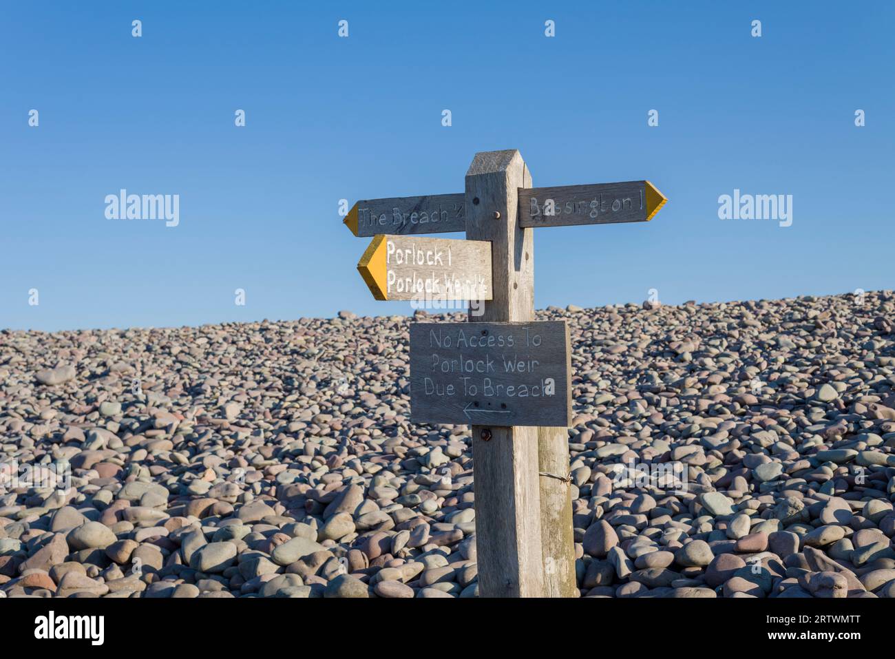 Giving directions hi-res stock photography and images - Alamy