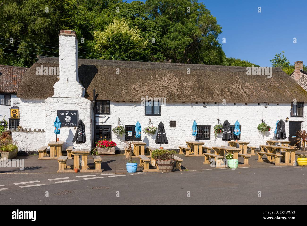 The Ship Inn in Porlock Weir on the Exmoor National Park coast ...