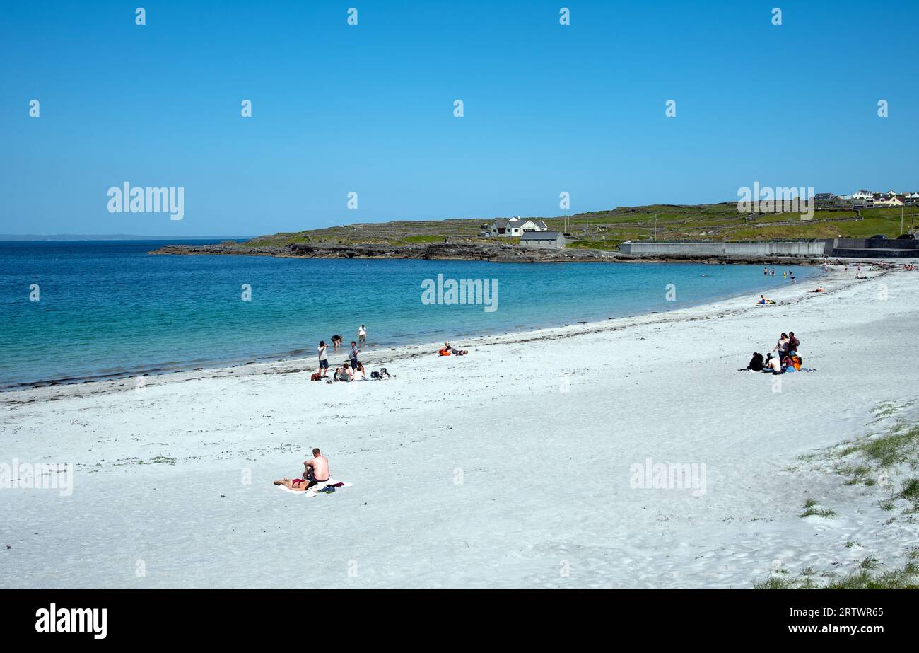 Fabulous, safe, clean Kilmurvey beach with a blue flag of the Inis Mor ...