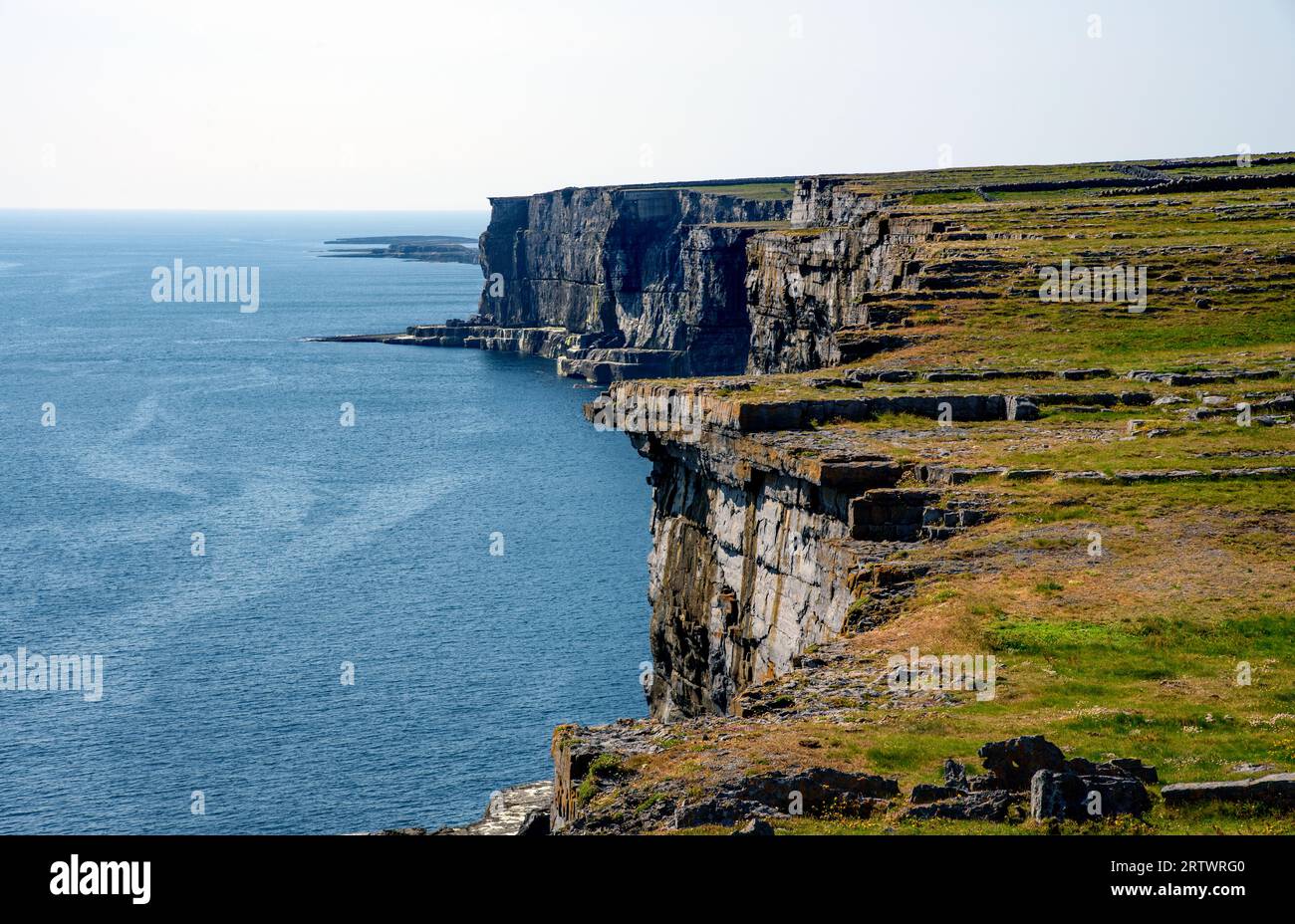 Beautiful cliff view 300ft on the Inis Mor, Co, Galway, Inishmore, Aran ...