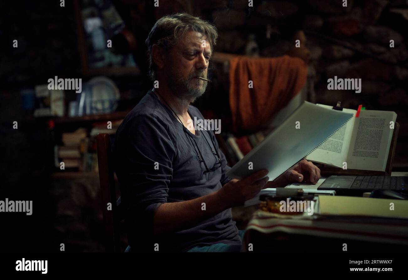 ANTONIO DECHENT in CLOSE YOUR EYES (2023) -Original title: CERRAR LOS ...