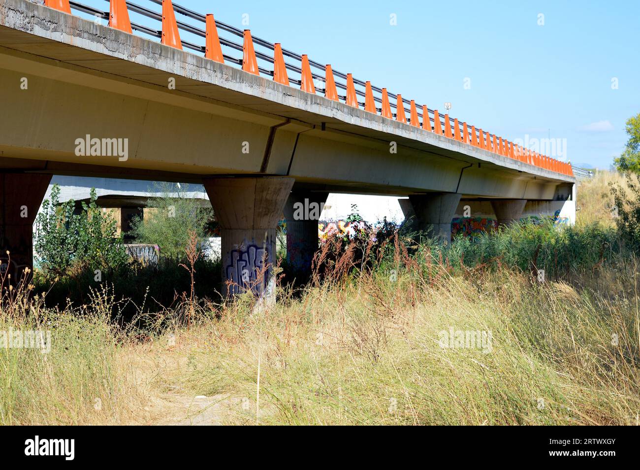 Art under bridge hi-res stock photography and images - Alamy