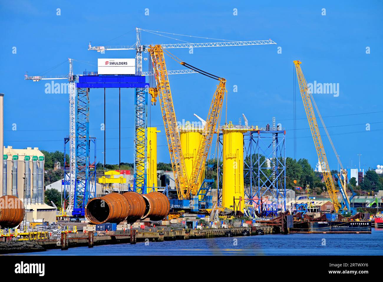 Manufacturing new giant Wind Turbines at the Smulders Howdon on Tyne ...