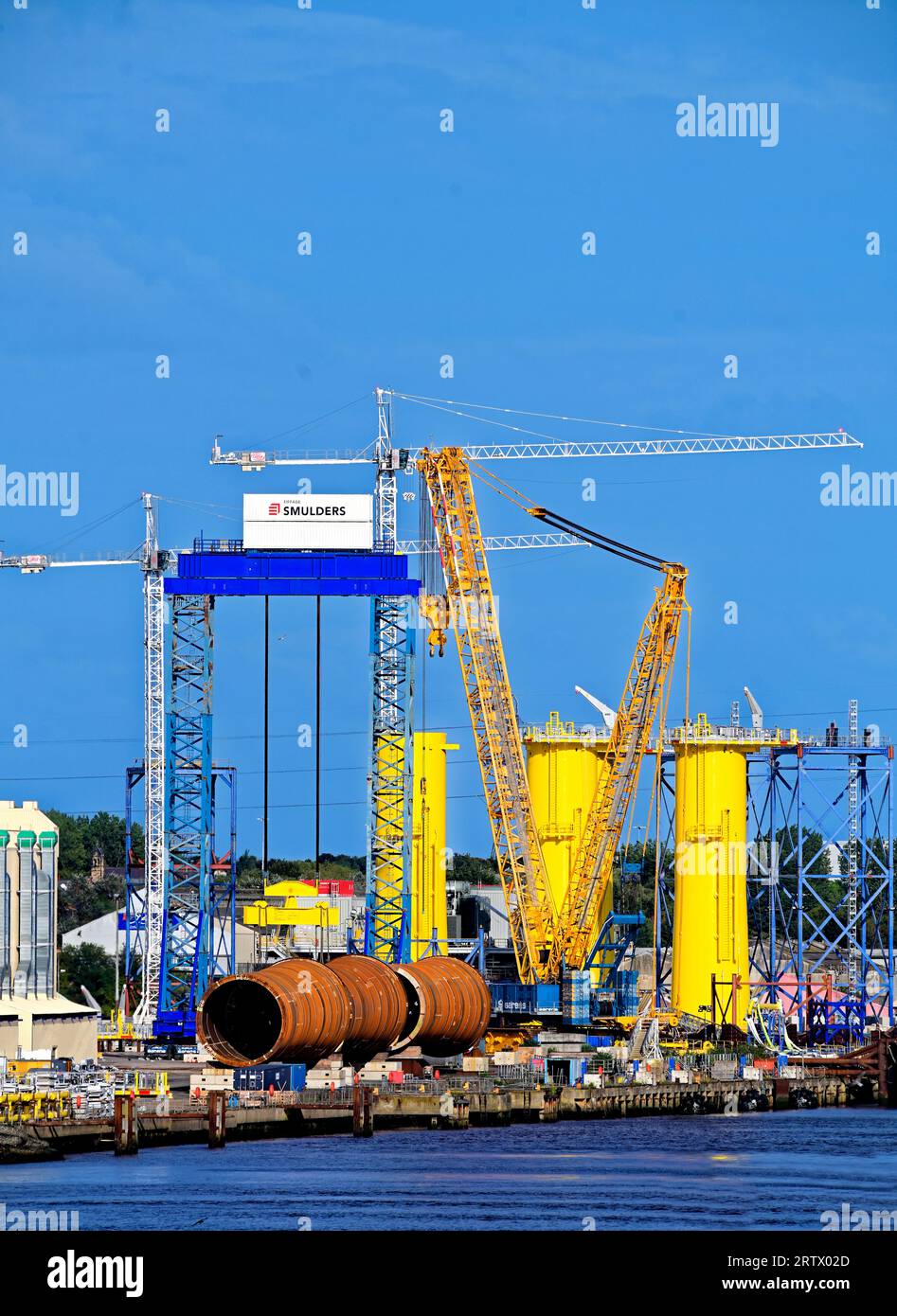 Manufacturing new giant Wind Turbines at the Smulders Howdon on Tyne ...