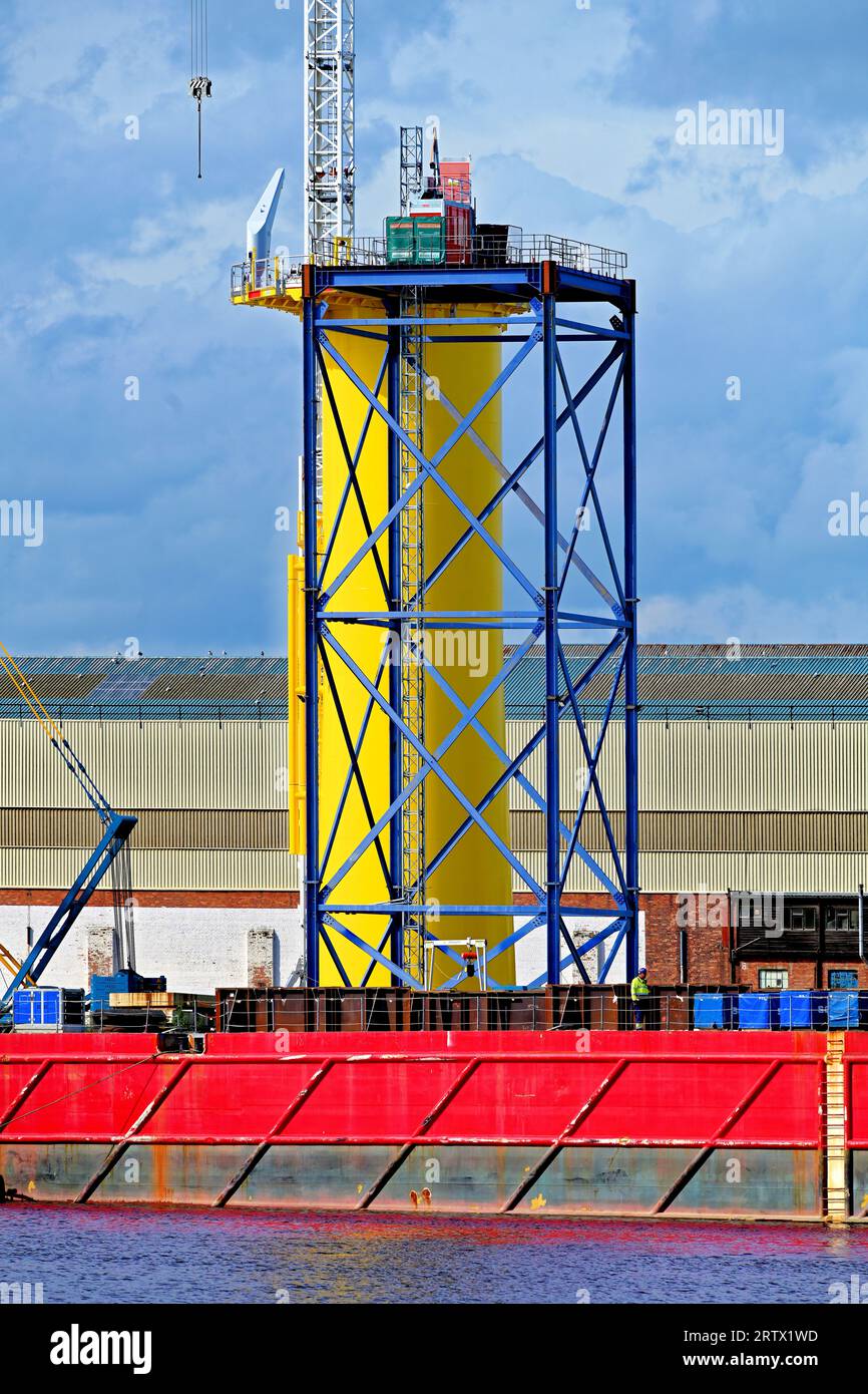 Manufacturing new giant Wind Turbines at the Smulders Howdon on Tyne ...