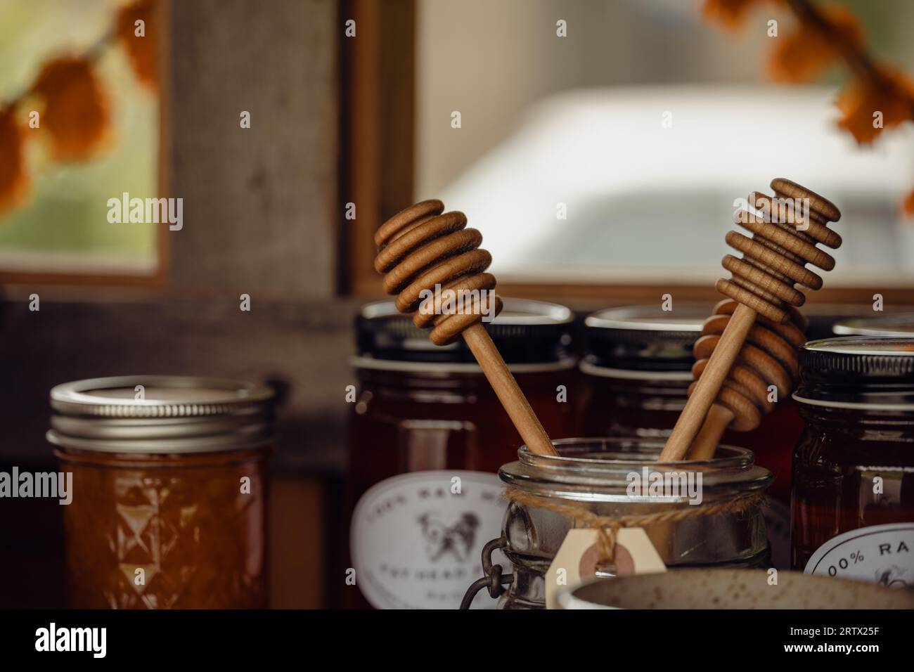 Stand with honey jars hi-res stock photography and images - Alamy