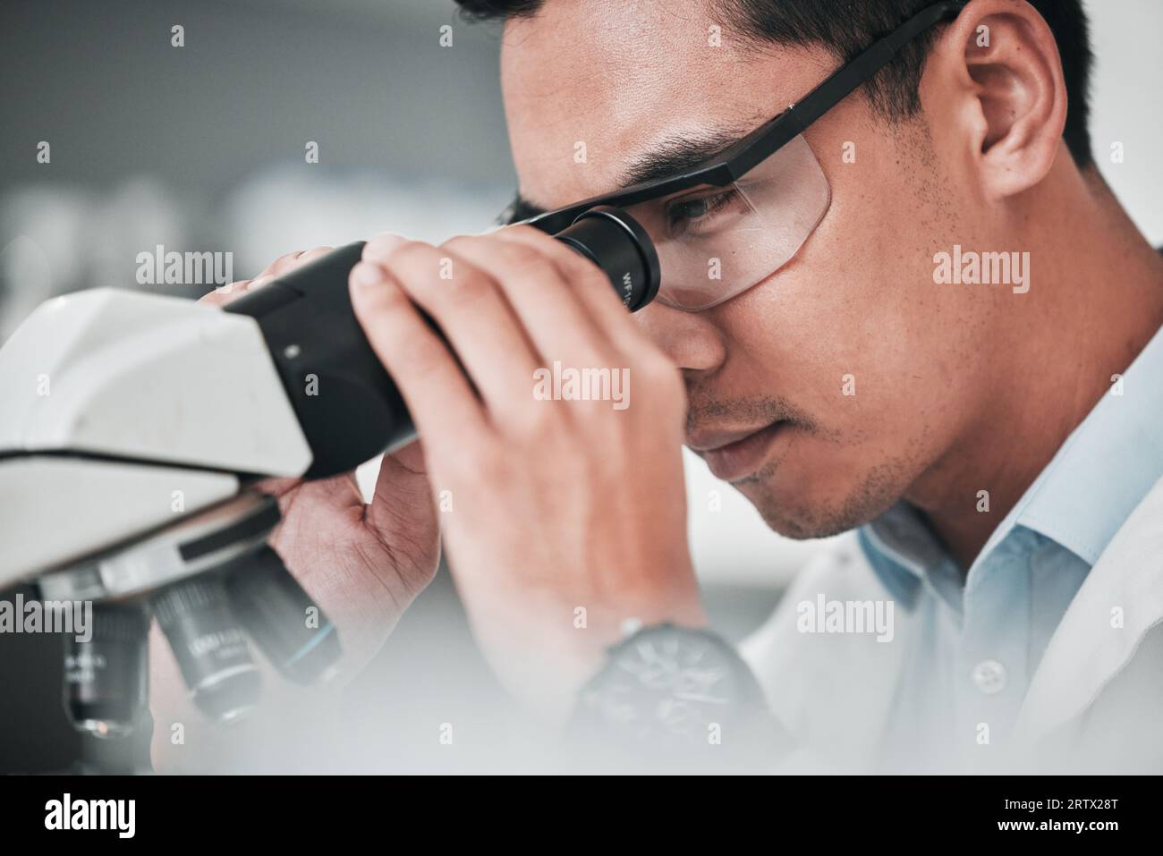 Forensic science male hi-res stock photography and images - Alamy