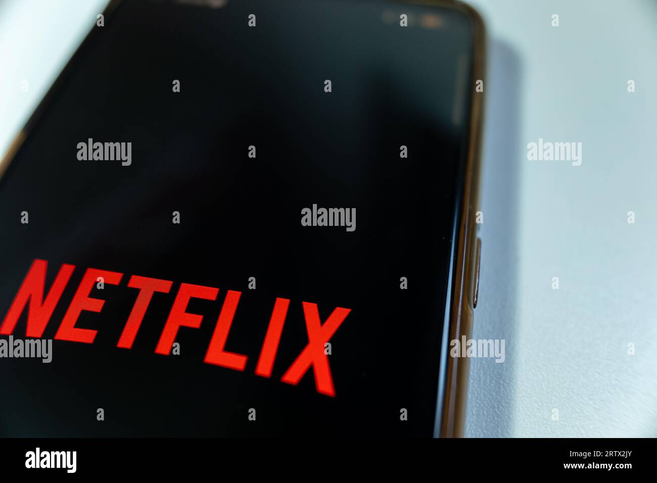Netflix screen hi-res stock photography and images - Alamy