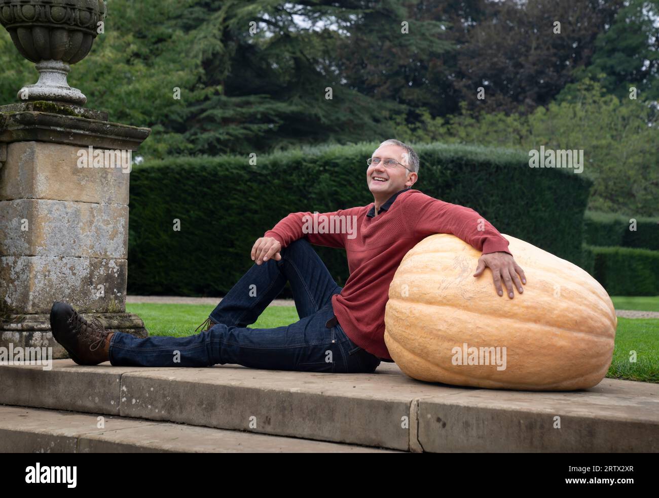 Chirs Parish with his winning 102kg giant pumpkin following the giant ...
