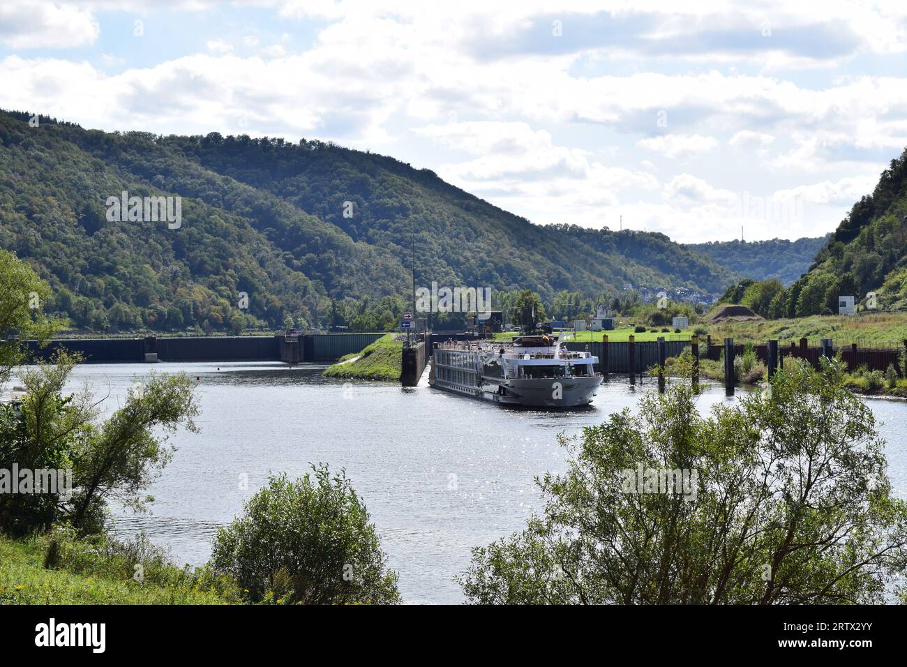 Mosel river lock lehmen water hi-res stock photography and images - Alamy
