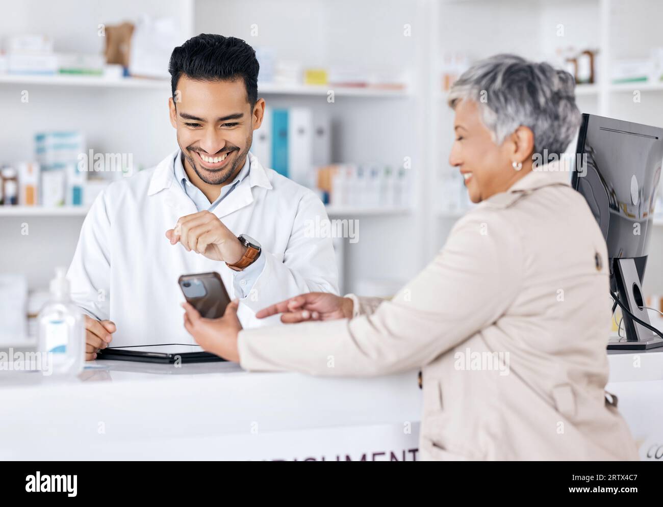 Doctor instructions nurse hi-res stock photography and images - Alamy