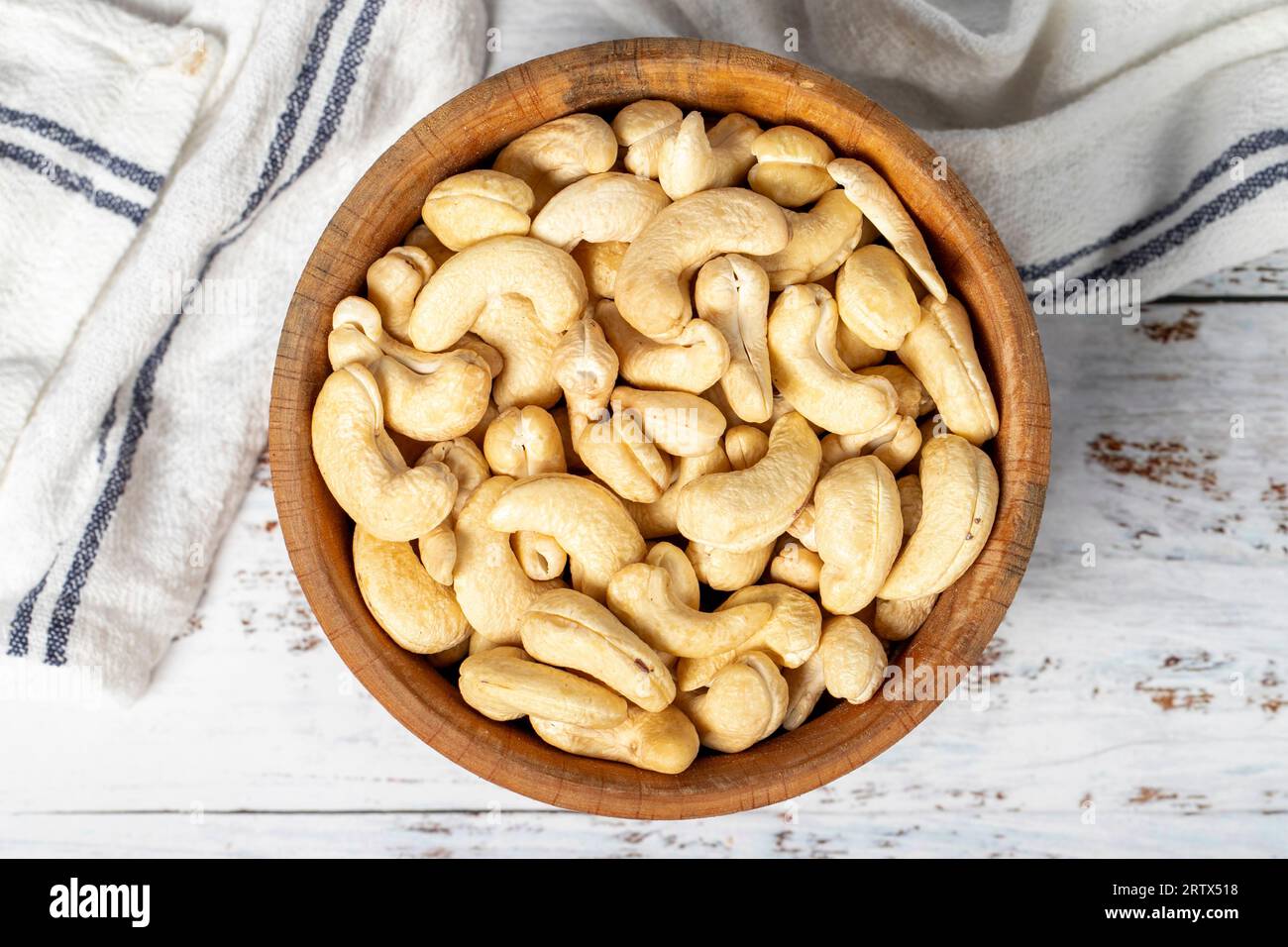 Shelled cashew nuts hi-res stock photography and images - Alamy