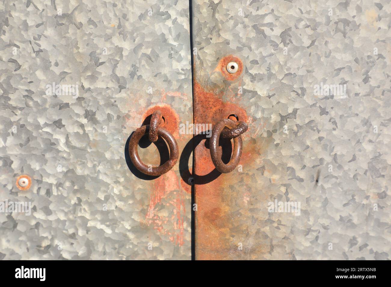 Metal door ring hi-res stock photography and images - Alamy