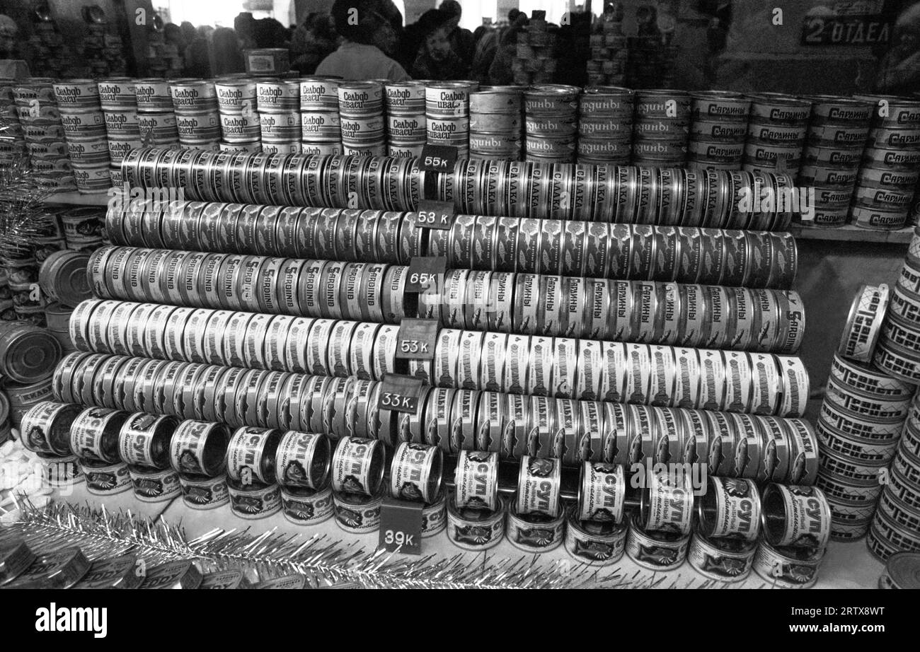 CANNED FISH AND CAVIAR in Soviet shop for tourists Stock Photo - Alamy