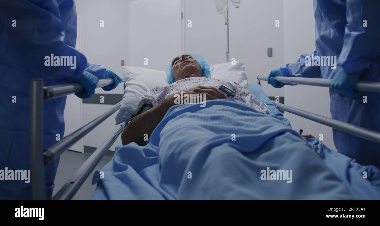 Open surgery hospital doors hi-res stock photography and images - Alamy