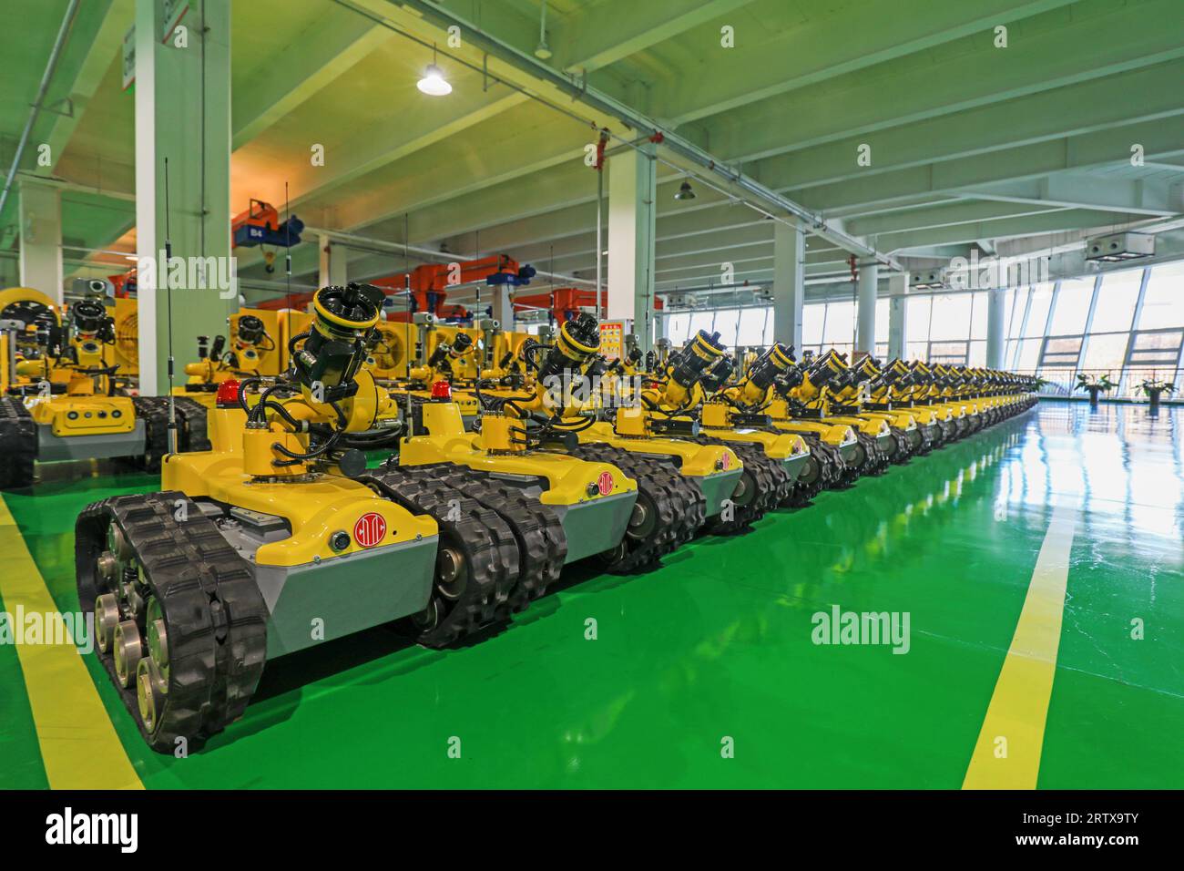 China assembly tech hi-res stock photography and images - Alamy