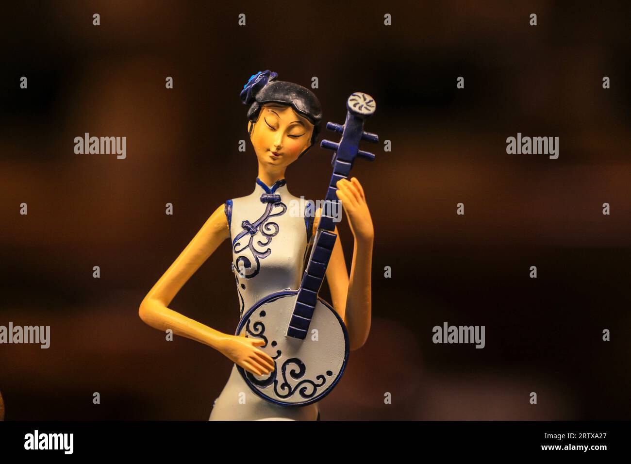 Chinese traditional Pipa female sculpture, North China Stock Photo - Alamy