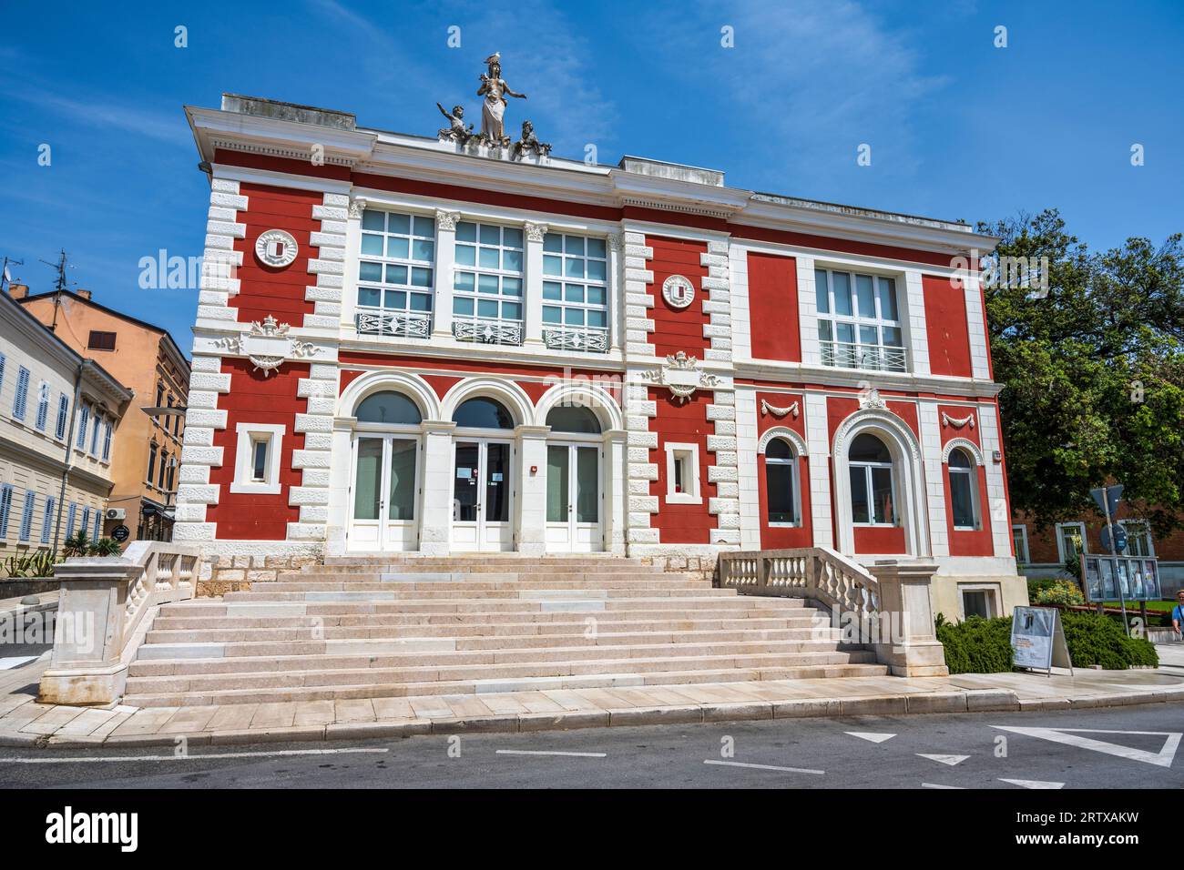 Otvoreno hi-res stock photography and images - Alamy