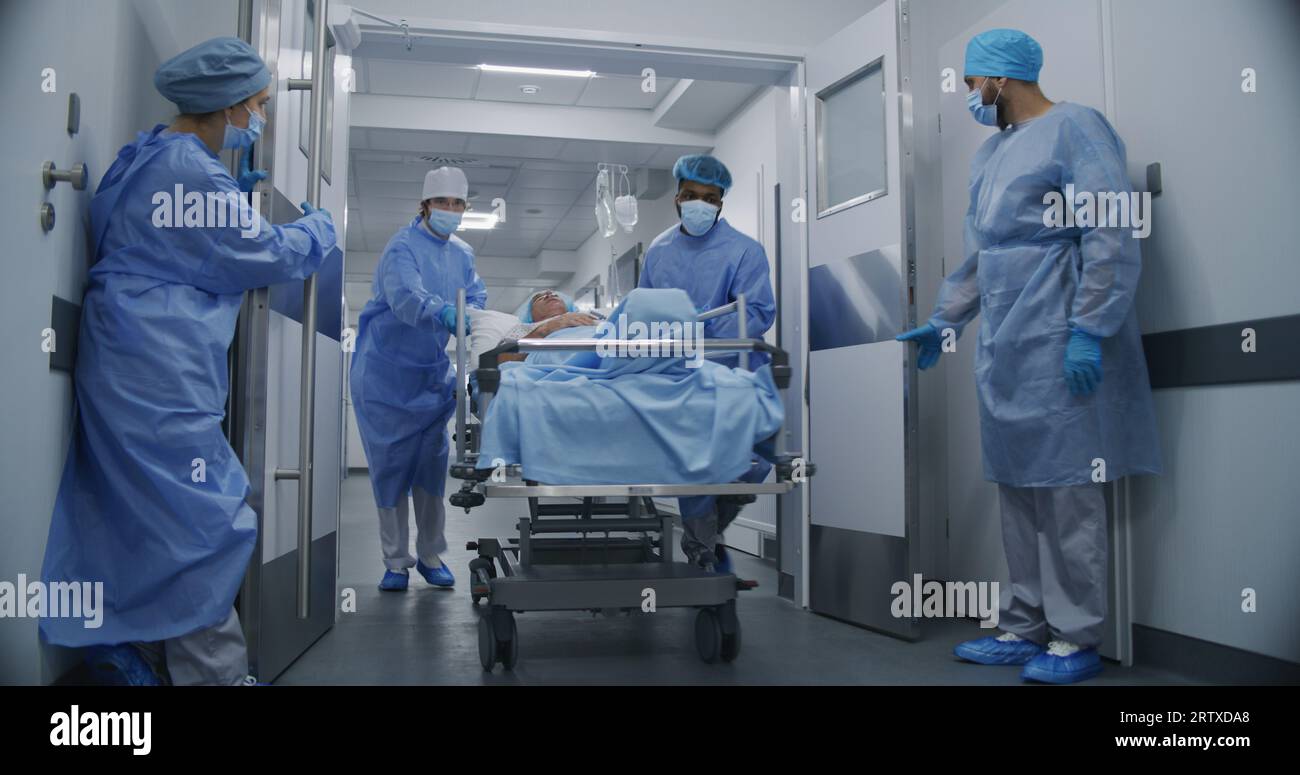 Open surgery hospital doors hi-res stock photography and images - Alamy