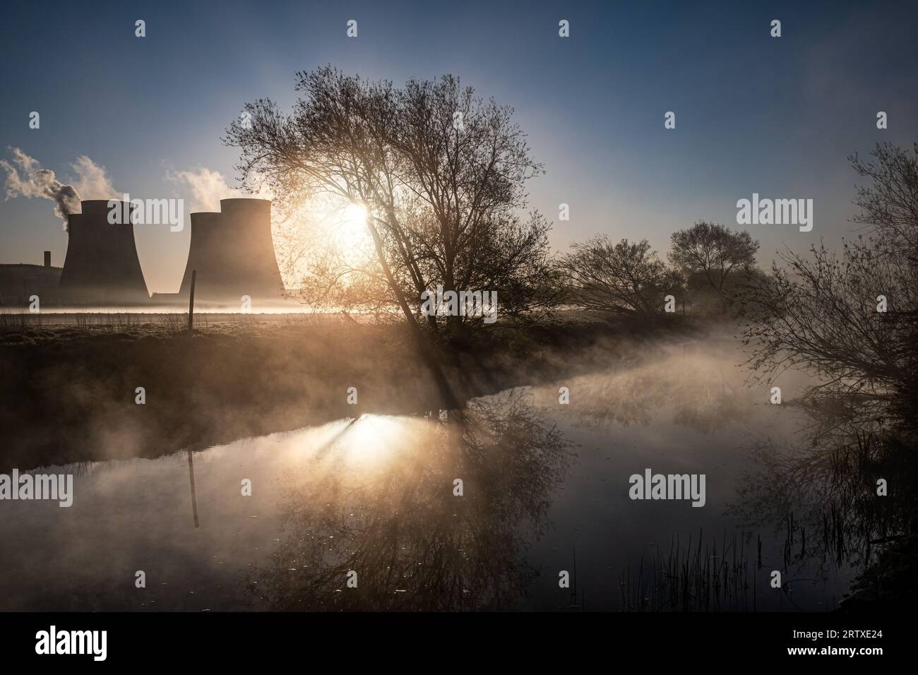 Coal powered power station hi-res stock photography and images - Alamy