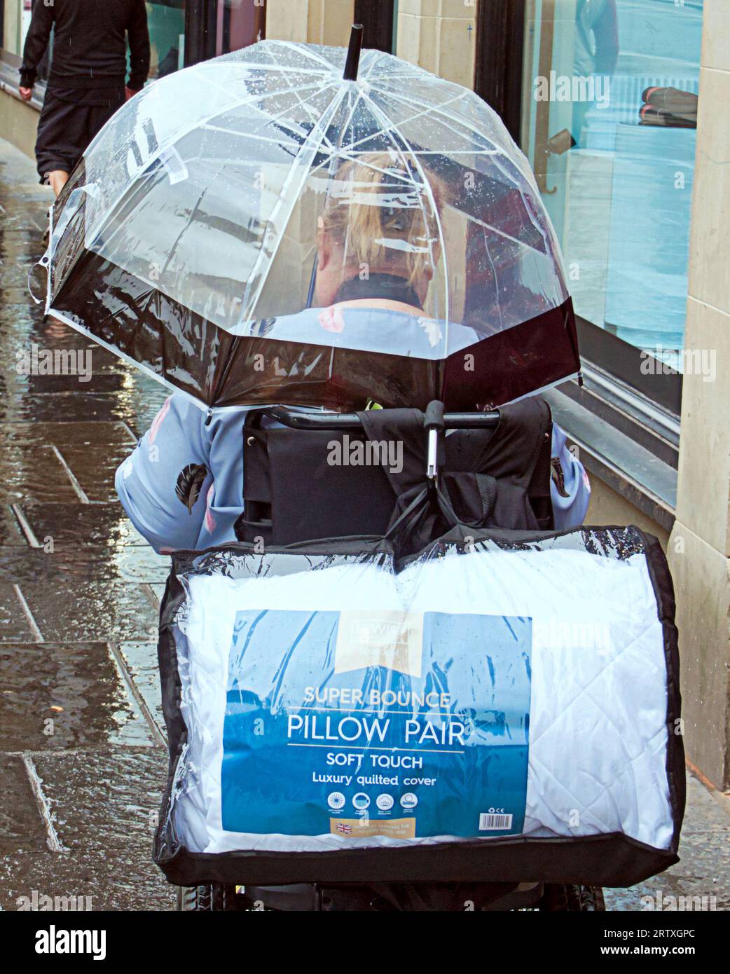 Glasgow, Scotland, UK. 15th September, 2023. UK Weather: Raining in the ...