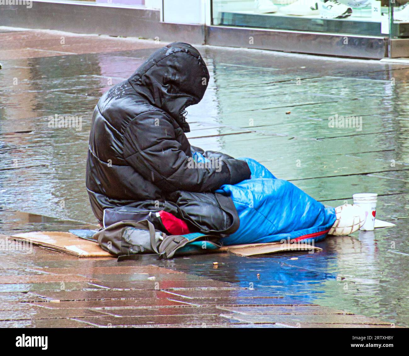 Glasgow, Scotland, UK. 15th September, 2023. UK Weather: Homeless man ...