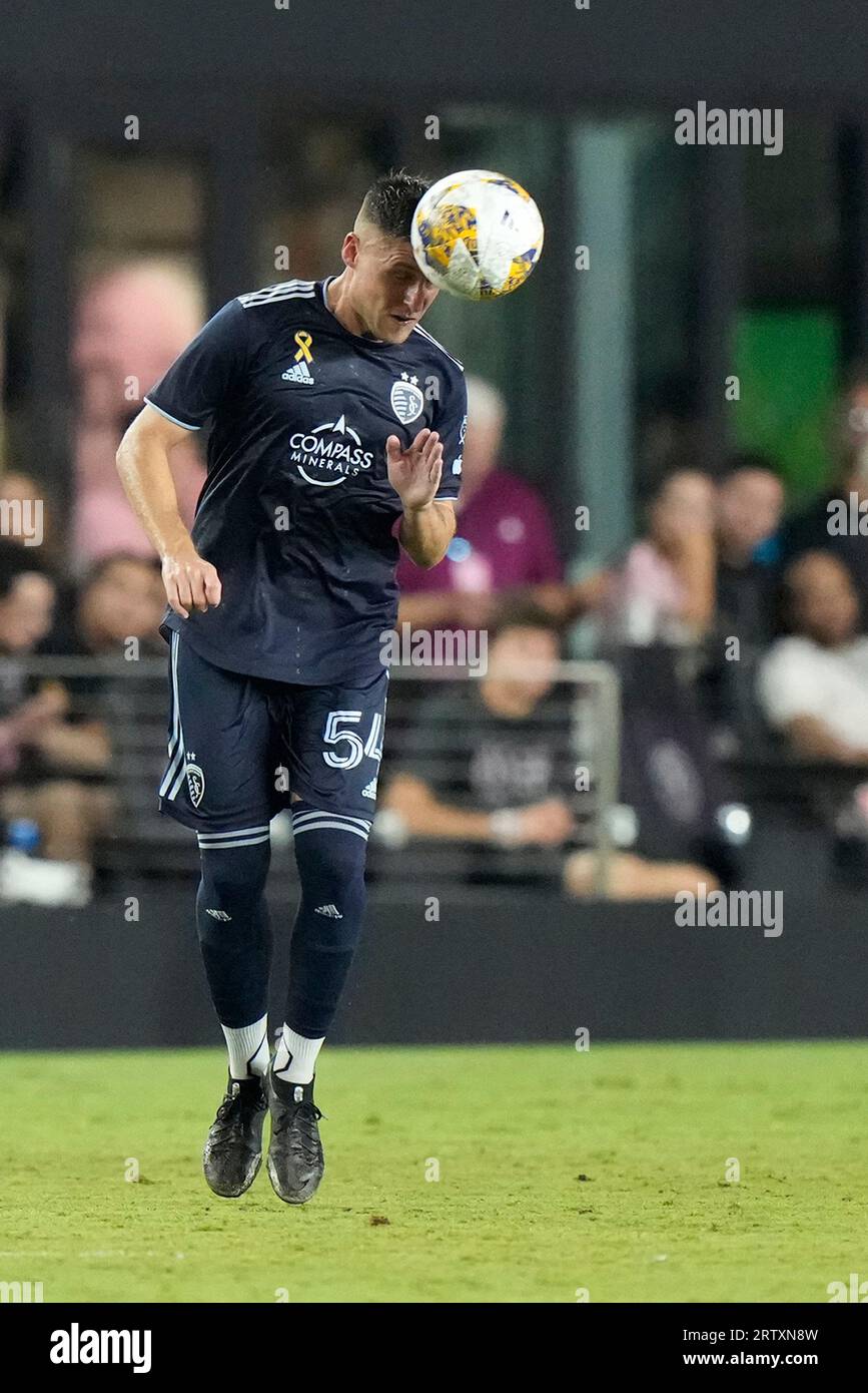 Sporting Kansas City midfielder Remi Walter heads the ball during the ...