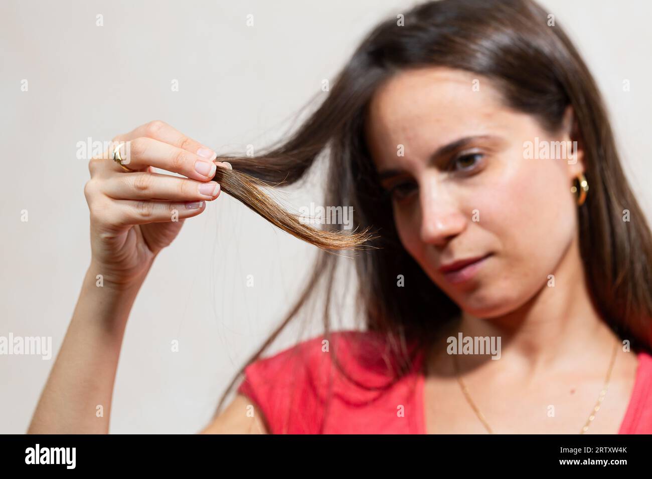 Hair split ends close up hi-res stock photography and images - Alamy