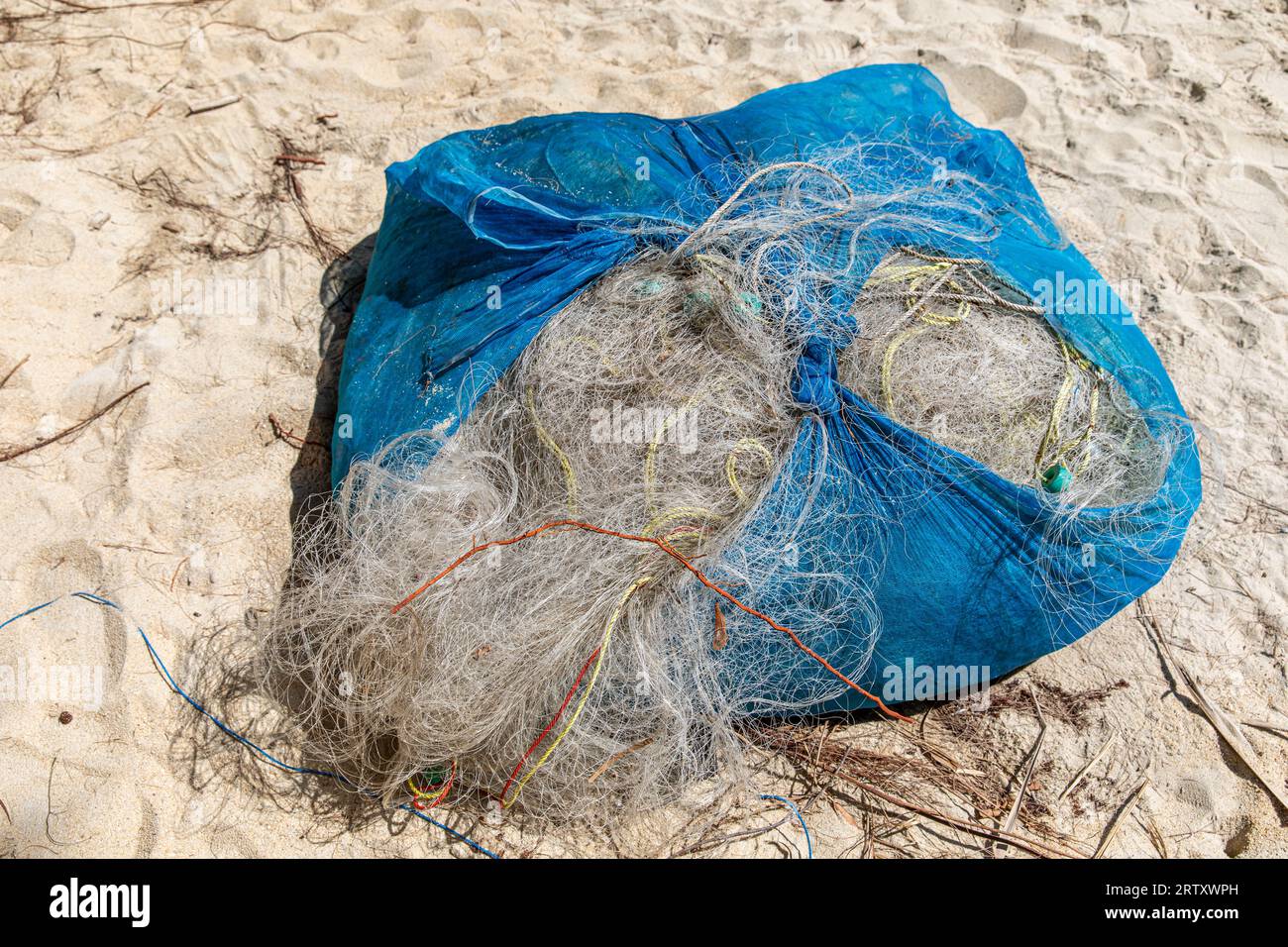 Blue and white fishing nets hi-res stock photography and images - Alamy
