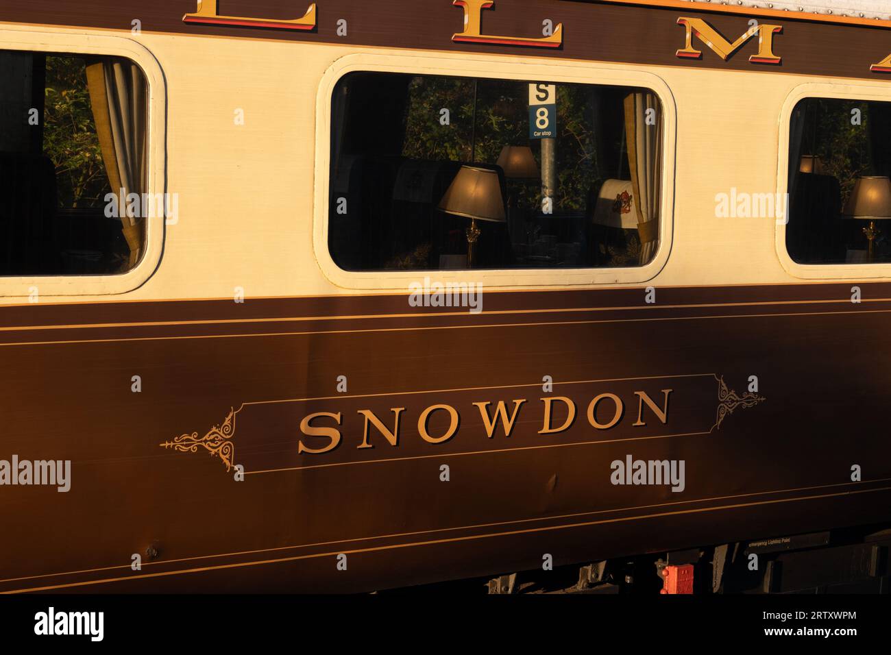 Pullman coach hi-res stock photography and images - Alamy