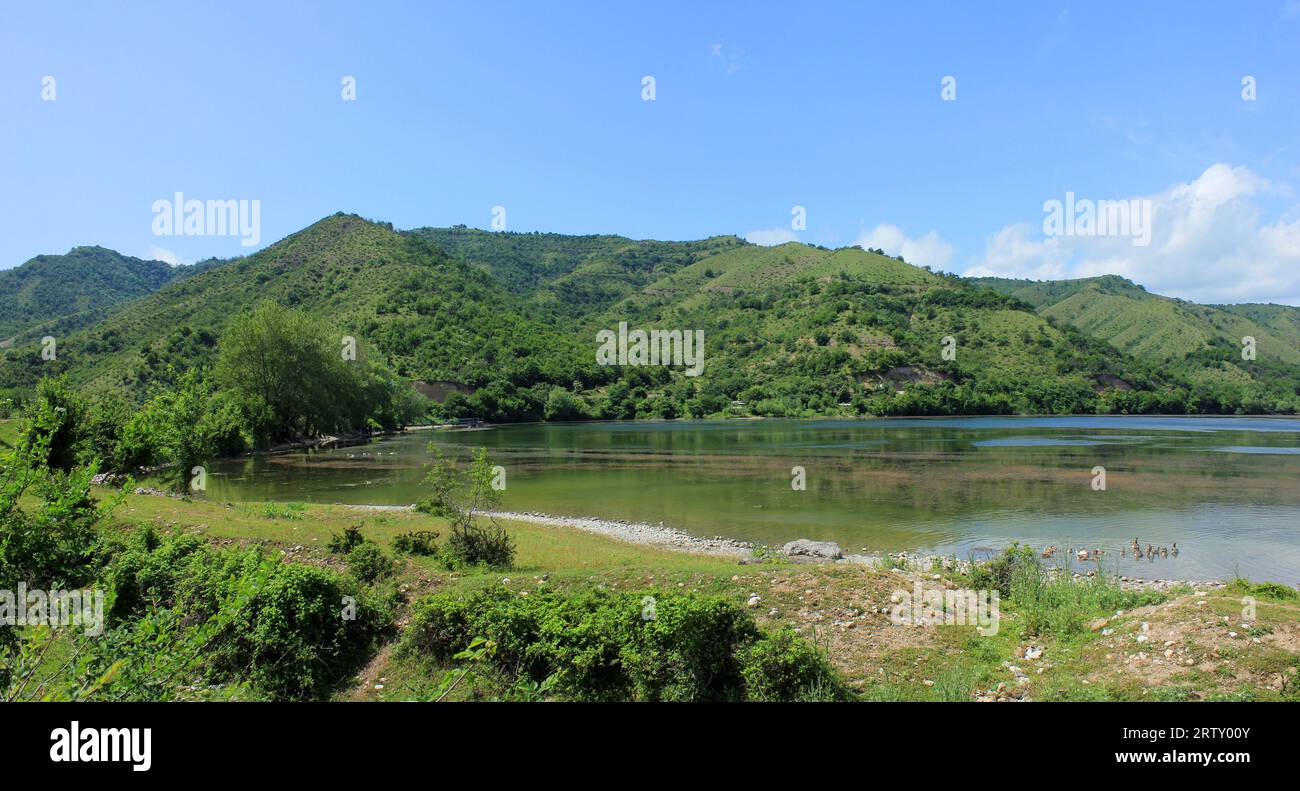 Beautiful large lake mountain hi-res stock photography and images - Alamy