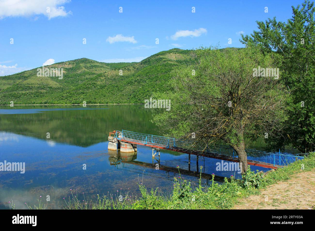 Beautiful lake views hi-res stock photography and images - Alamy