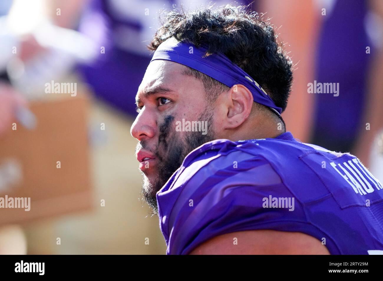 Washington offensive lineman Troy Fautanu (55) sits on the bench during ...