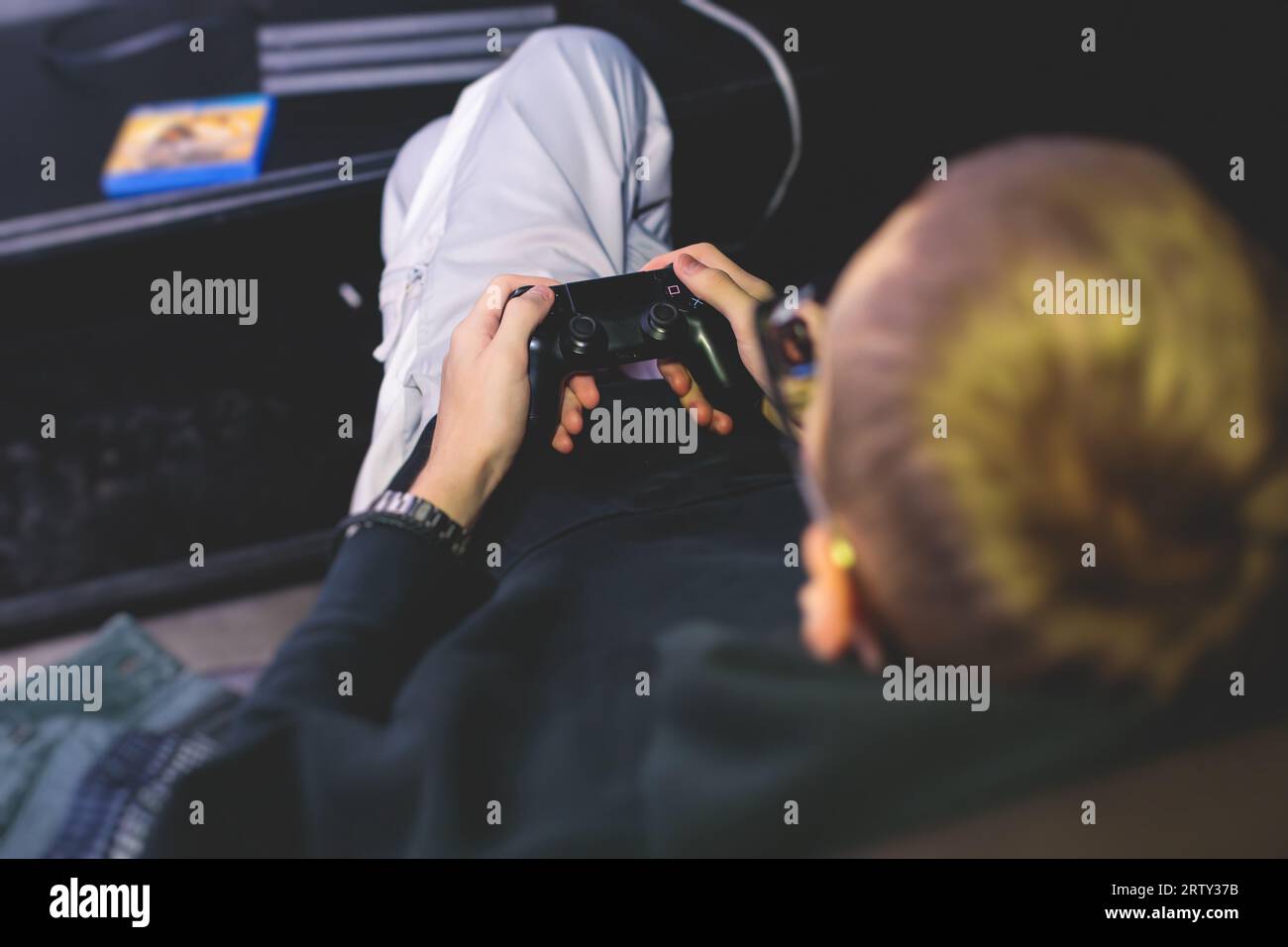 Process of playing video games, video game console with wireless ...