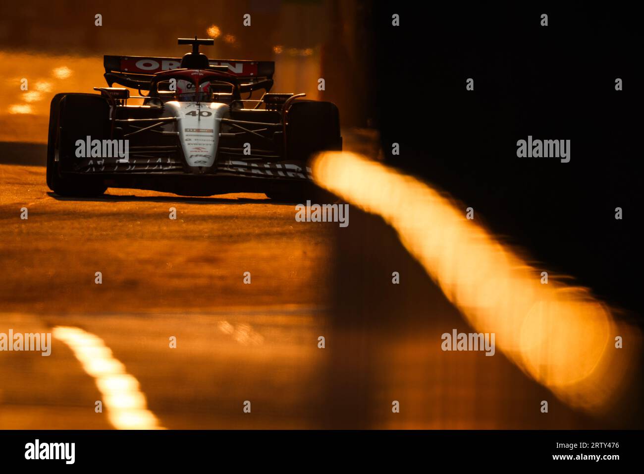 40 LAWSON Liam (nzl), Scuderia AlphaTauri AT04, action during the 2023 Formula 1 Singapore ...