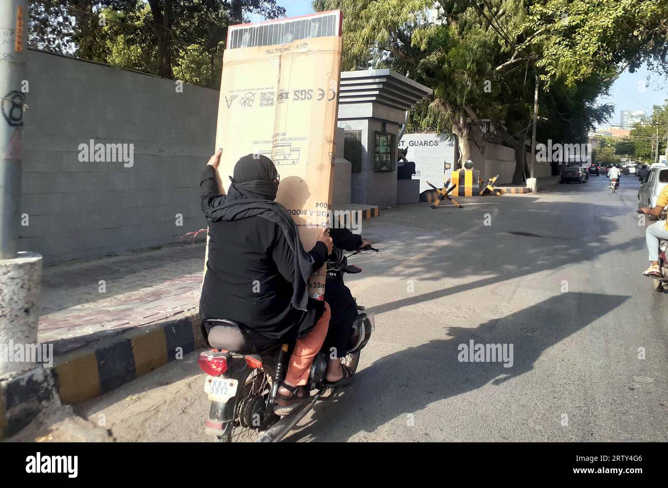 Motorists carry solar system for power generation as demand of solar ...