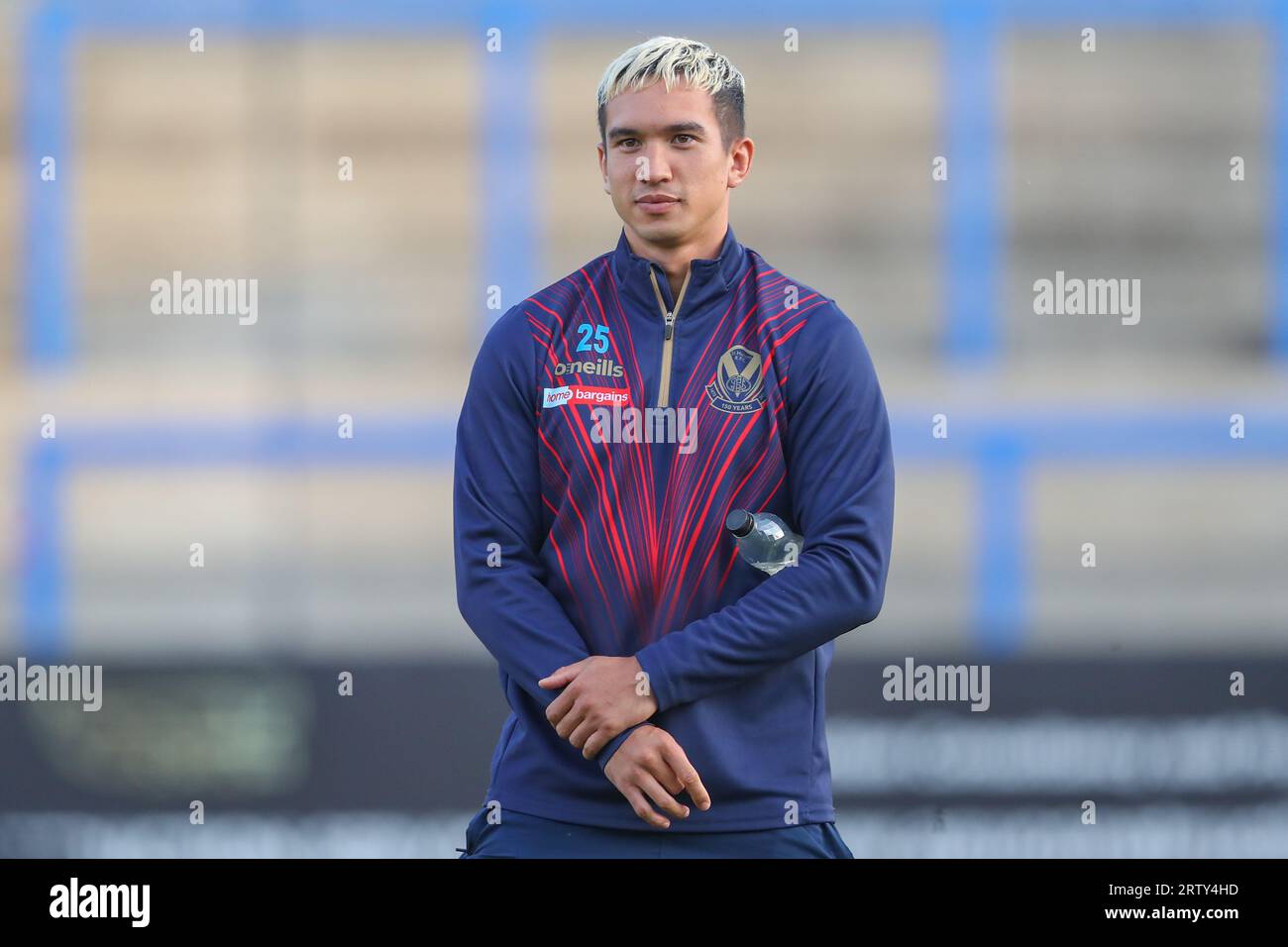 Tee ritson hi-res stock photography and images - Alamy