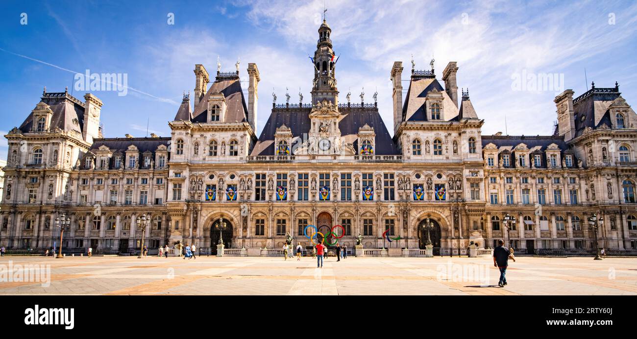 City hall paris on sunny hi-res stock photography and images - Alamy